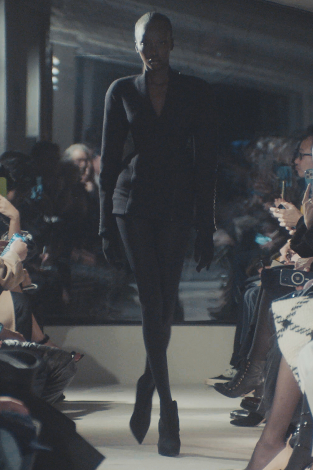 Alaia 2023-24 Sonbahar/Kış | Vogue Türkiye