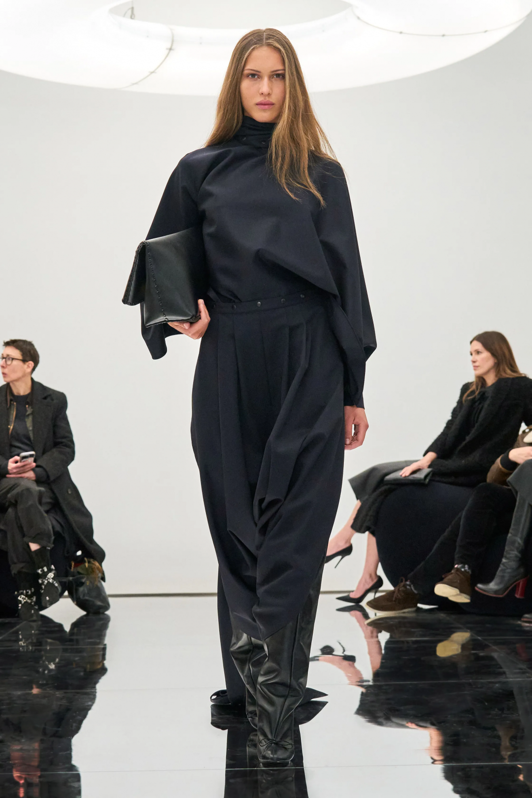 Alaïa 2024 Sonbahar | Vogue Türkiye